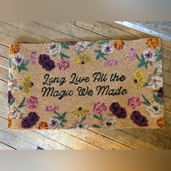 Taylor Swift | Accents | Taylor Swift Long Live All The Magic We Made ...